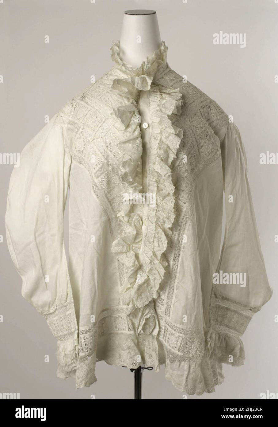 Dressing gown 1875–89 American. Dressing gown 109204 Stock Photo - Alamy