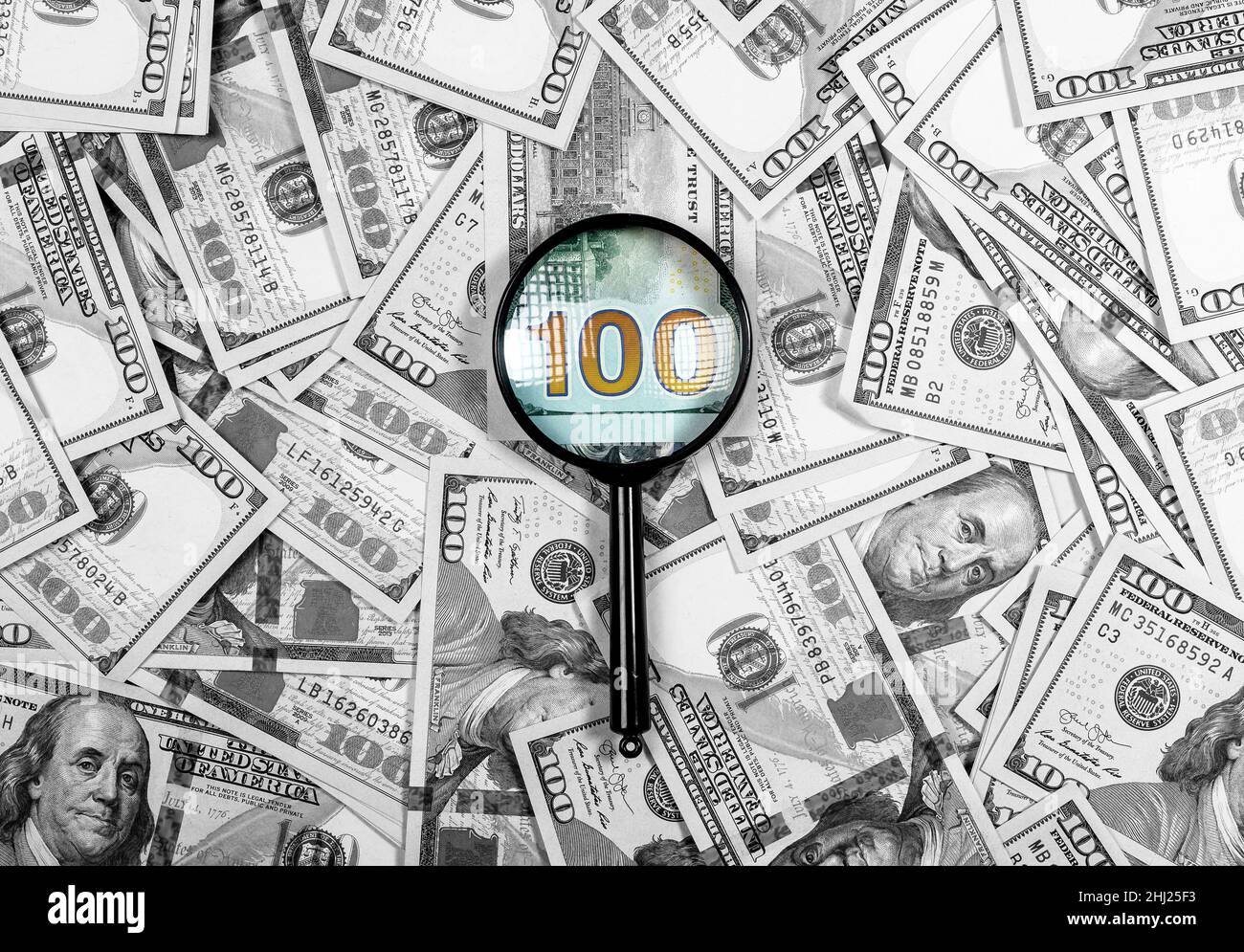 Checking banknotes hi-res stock photography and images - Alamy