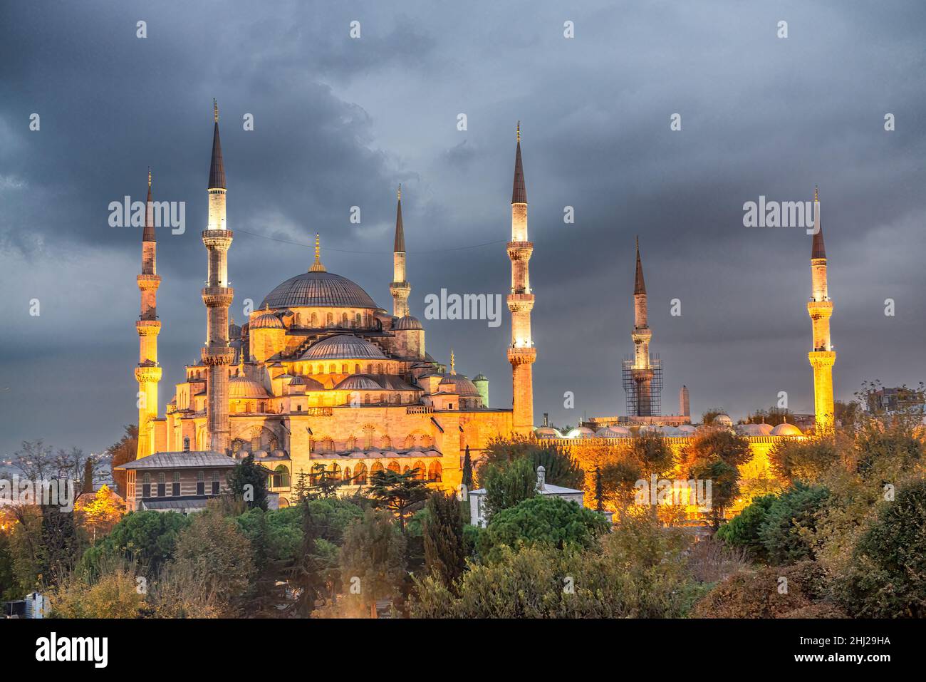 The Blue Mosque at night in Istanbul Stock Photo - Alamy