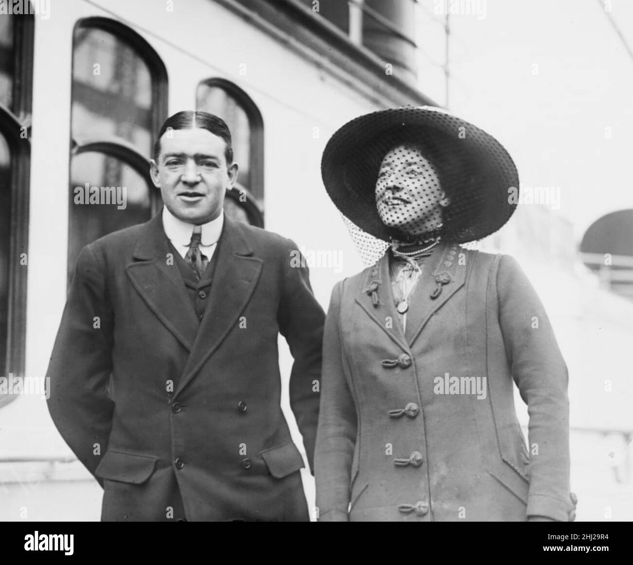 ERNEST SHACKLETON (1874-1922) Anglo-Irish Antarctic explorer with his ...