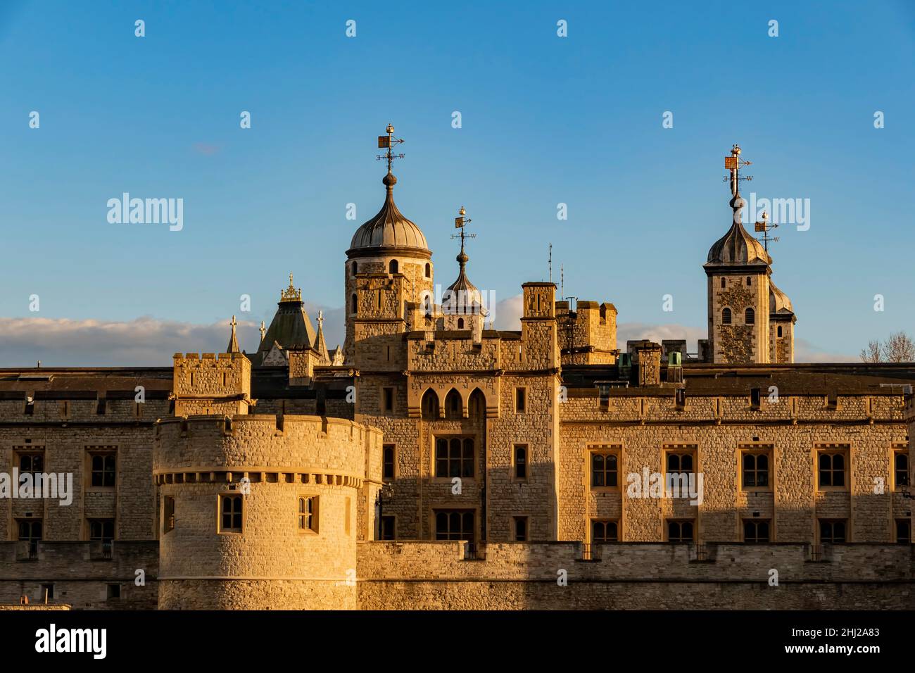 Sunset view of the famous Tower of London at UK Stock Photo - Alamy
