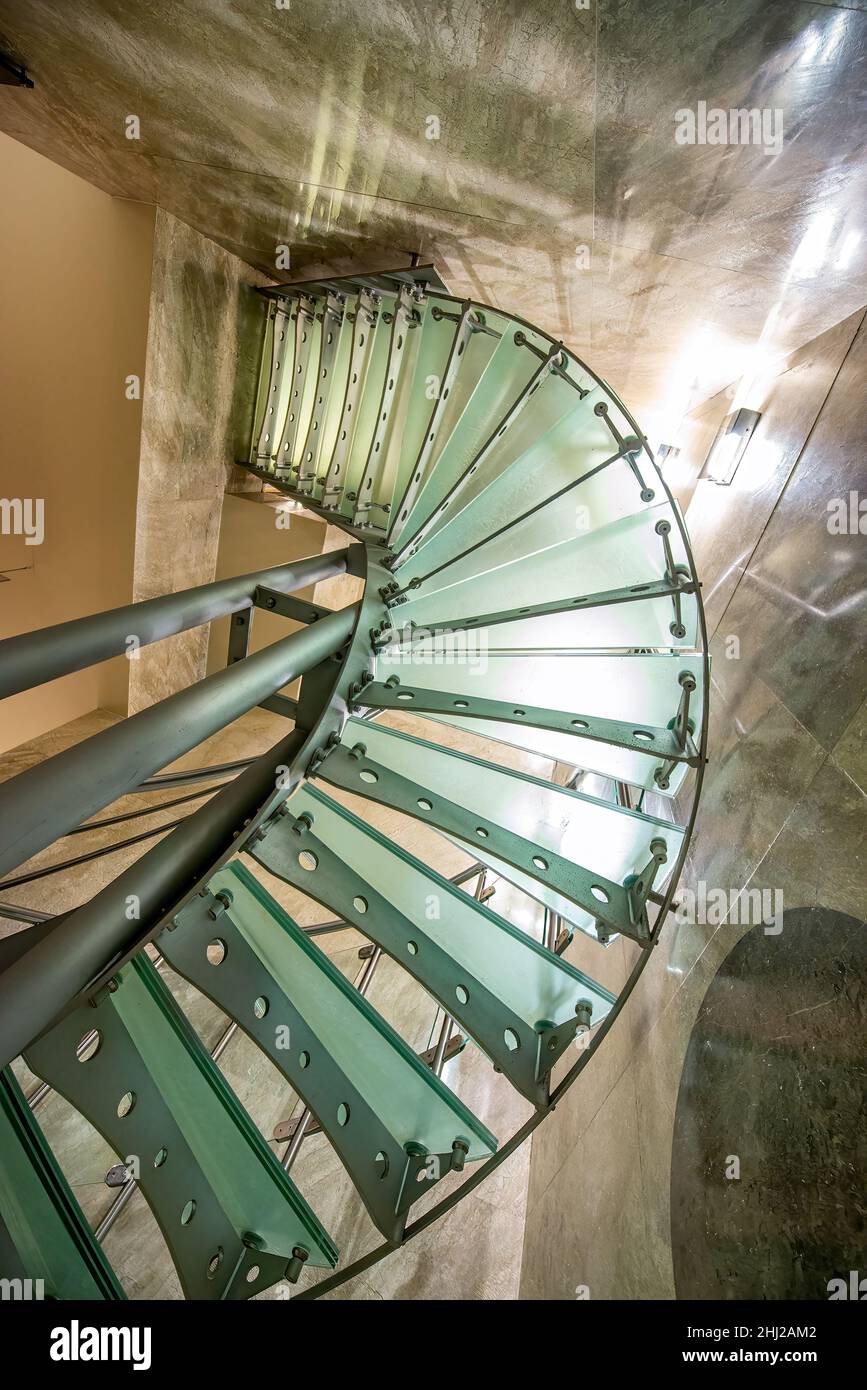 Geometric view of modern staircase by looking upwards Stock Photo - Alamy