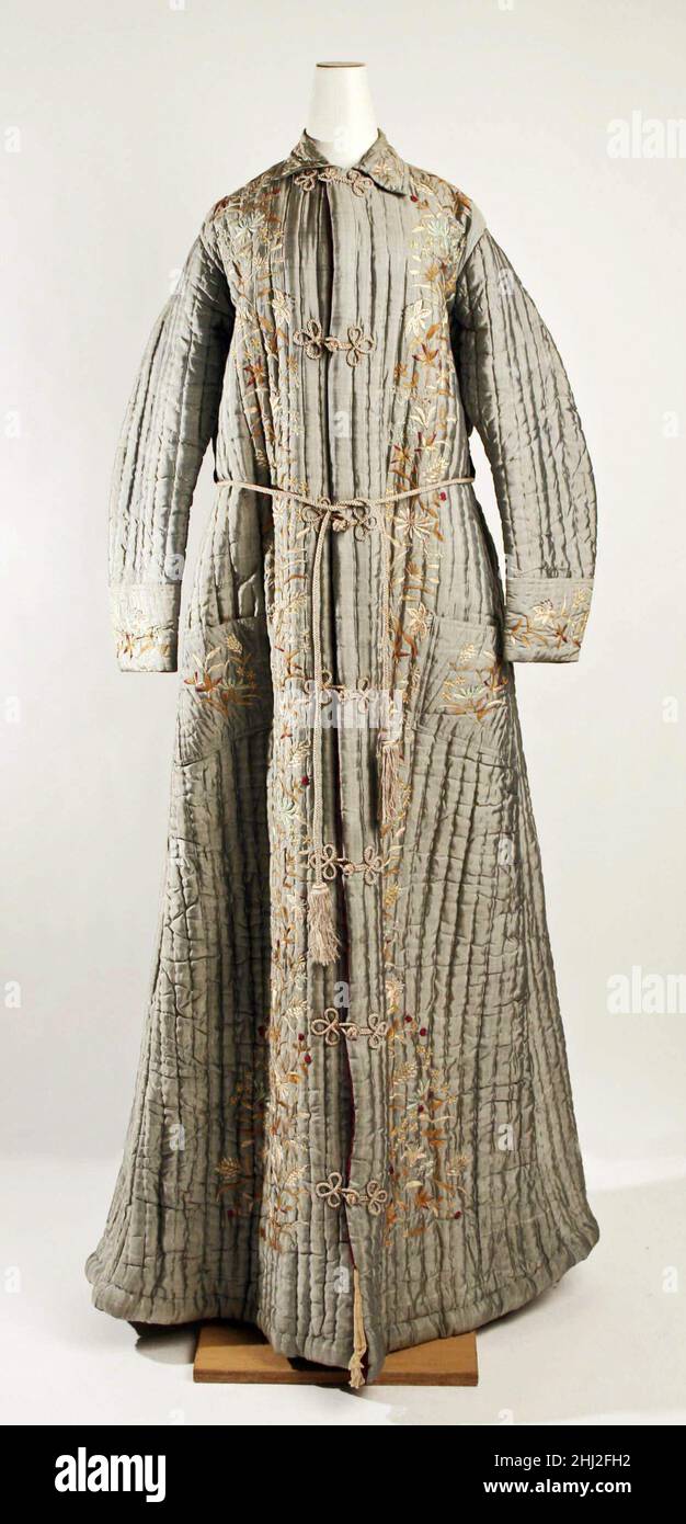 Chinese robe hi-res stock photography and images - Alamy