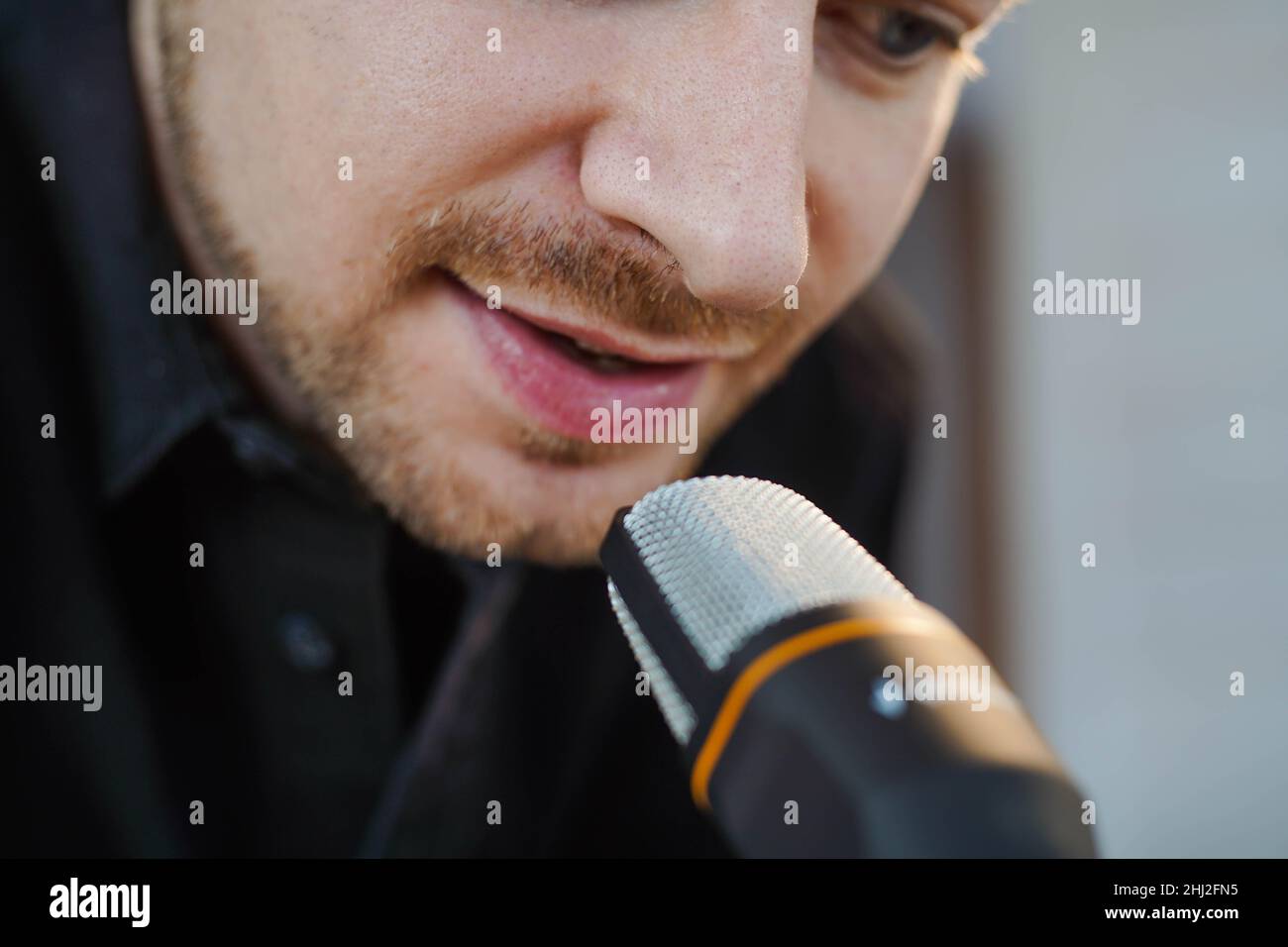 Webinar microphone close up hi-res stock photography and images - Alamy