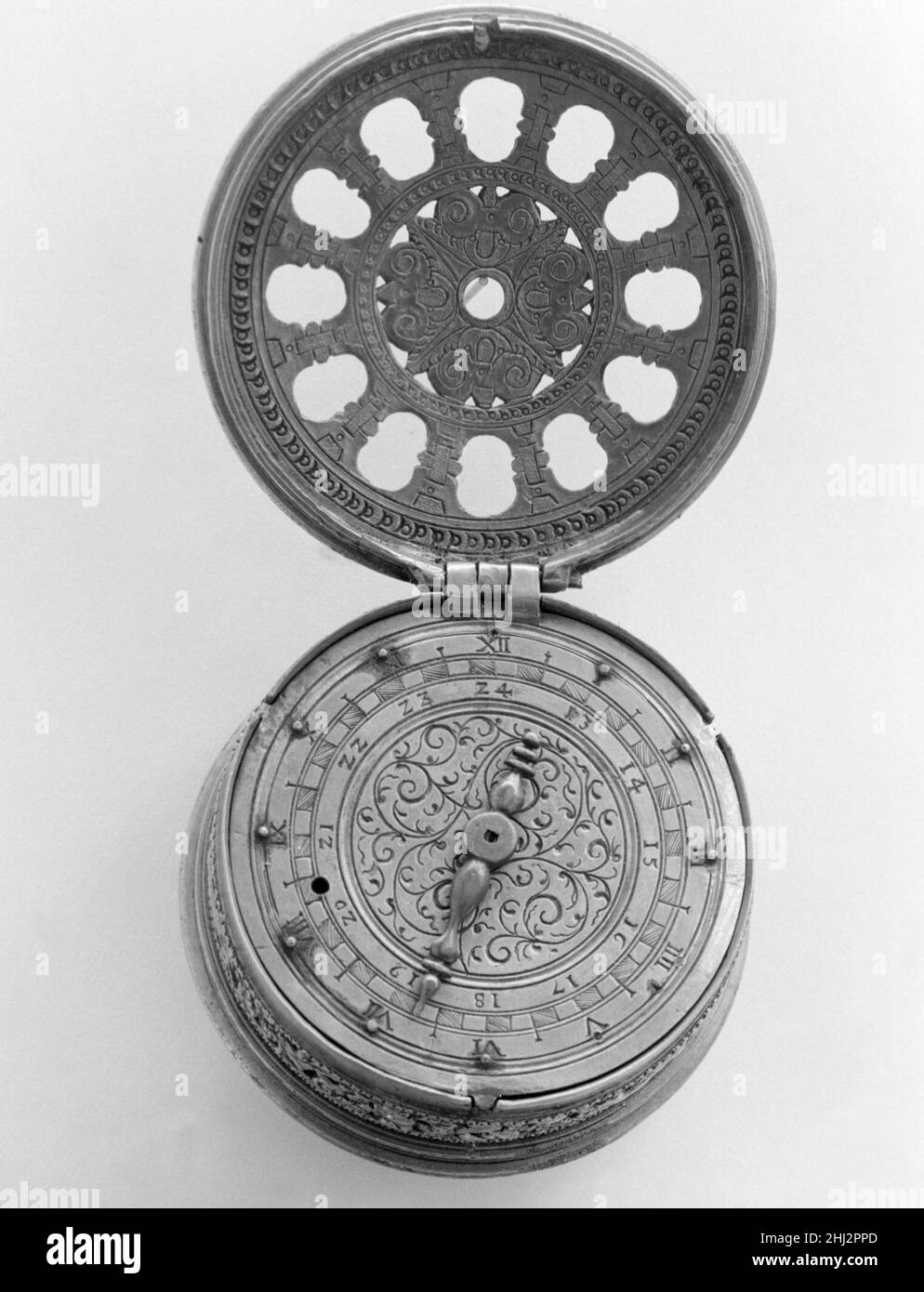 16th century table clock hi-res stock photography and images - Alamy