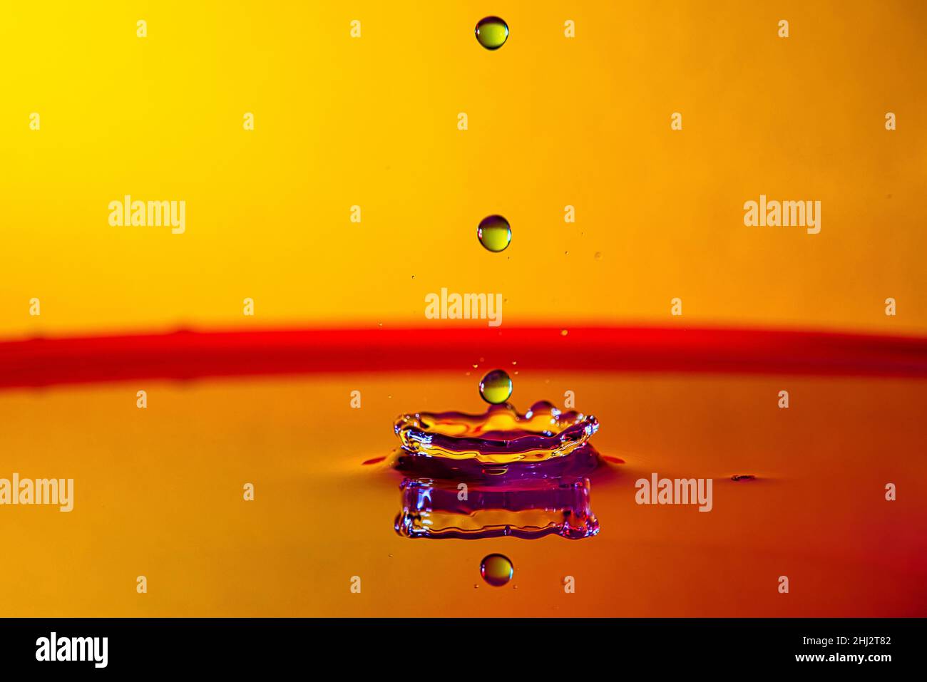 Drop photography, water, high-speed photography, craters, drops, play ...