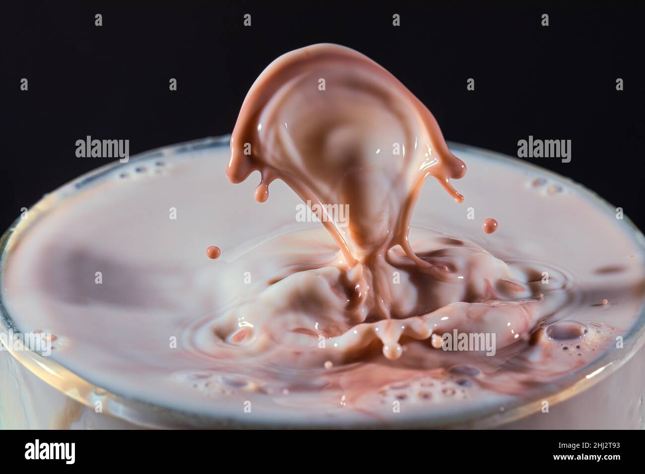 Drop photography milk and cocoa, highspeed photography, food, drops ...
