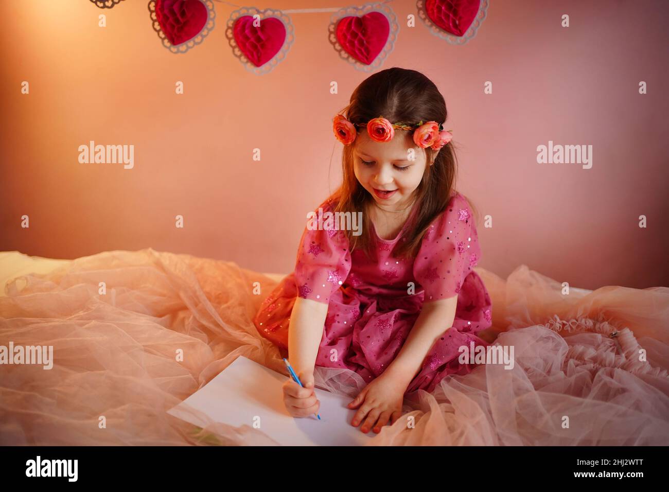 Writes a textbook hi-res stock photography and images - Alamy
