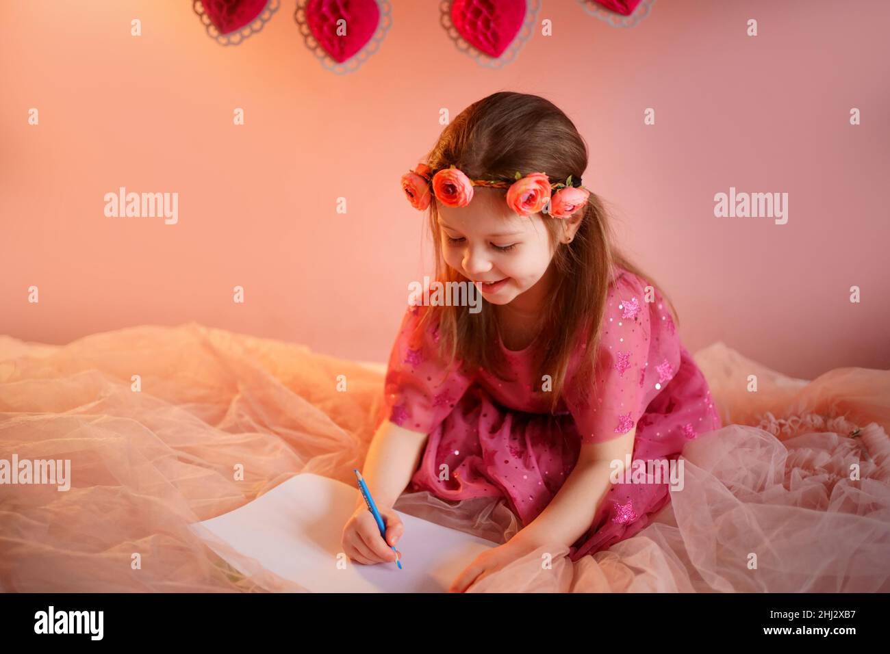 Writes a textbook hi-res stock photography and images - Alamy