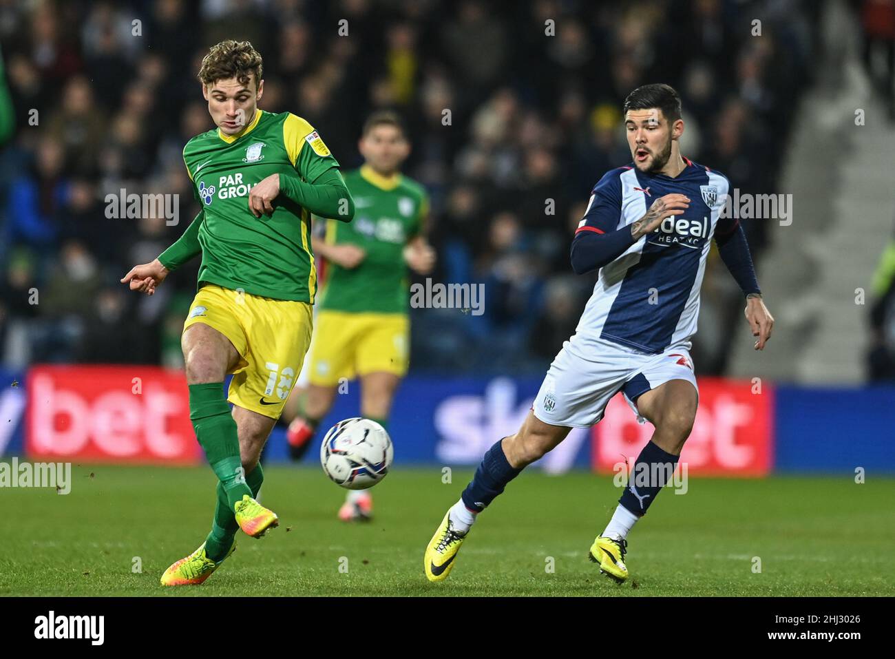 Ryan Ledson #18 of Preston North End shoots on goal Stock Photo - Alamy