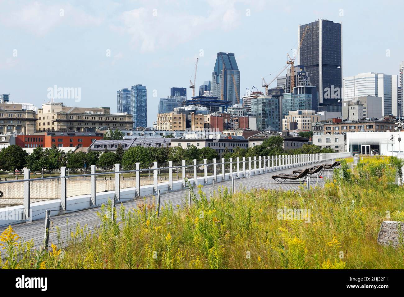 Montreal cruise ship terminal hi-res stock photography and images - Alamy