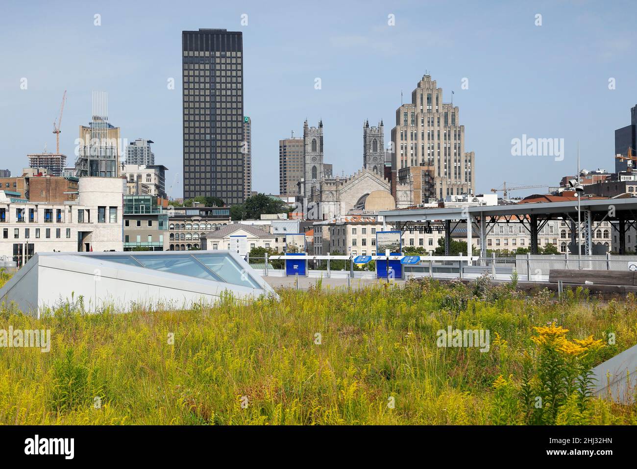 Montreal cruise ship terminal hi-res stock photography and images - Alamy