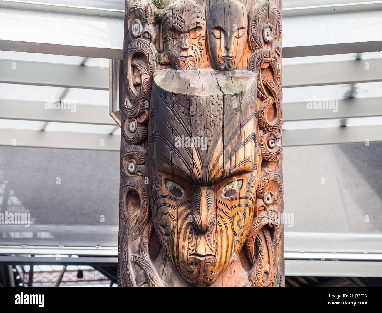 Maori woodwork hi-res stock photography and images - Alamy