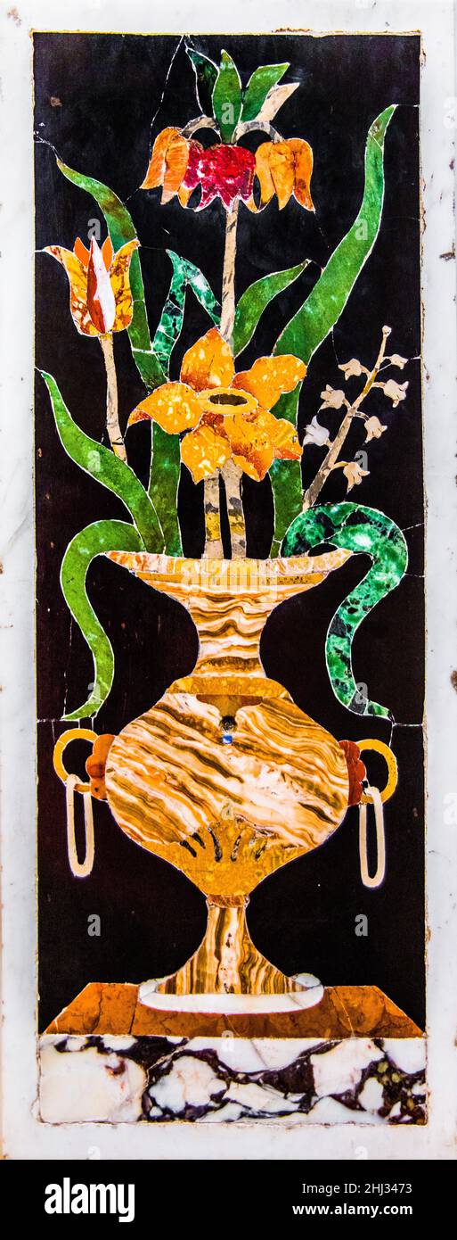 Altar impresses with beautiful marble inlay work showing Christian ...
