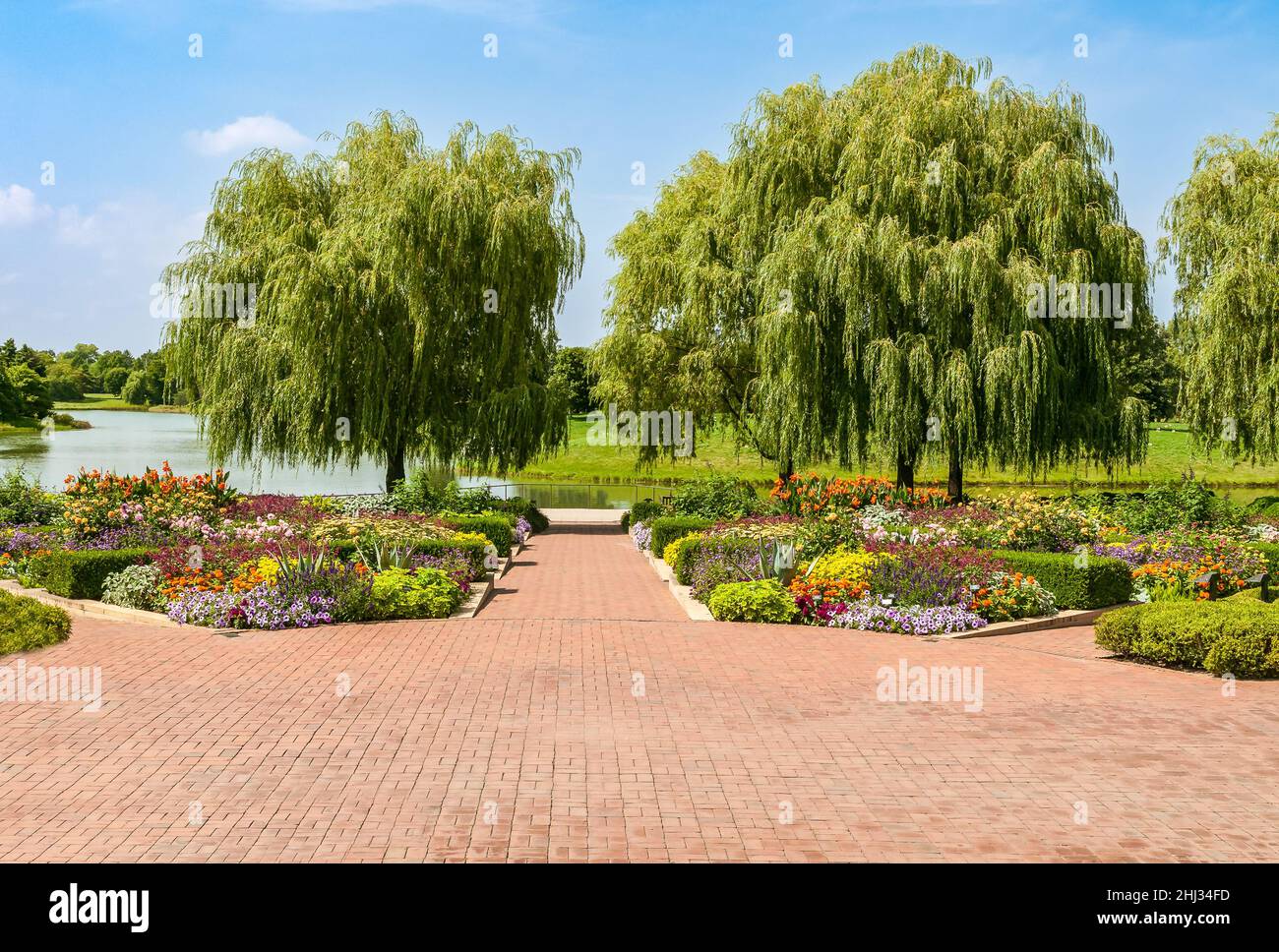 Chicago Botanic Garden summer landscape, Glencoe, Illinois, USA Stock ...