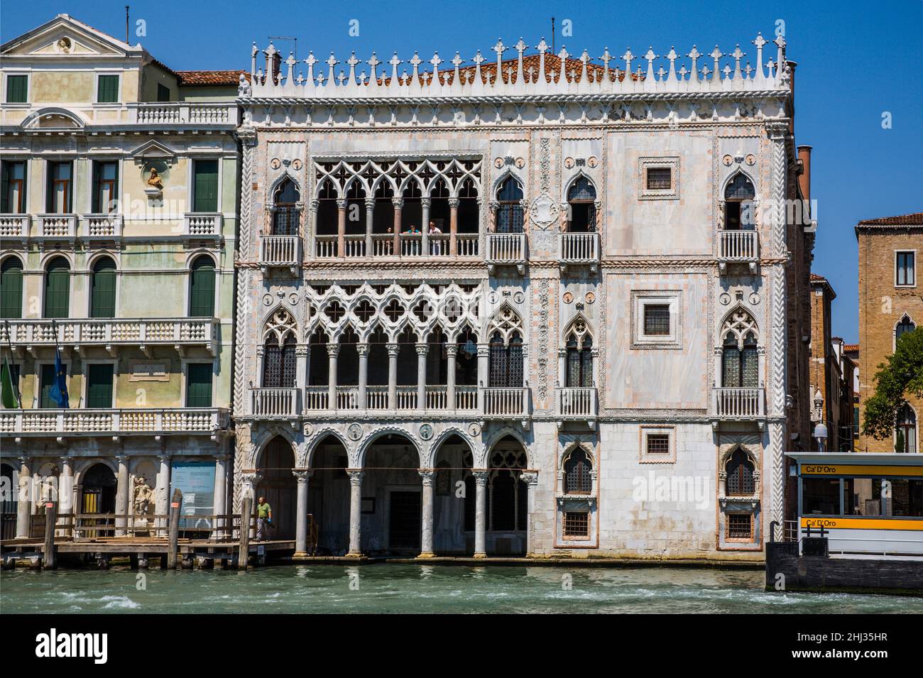 15th century palace building hi-res stock photography and images - Alamy
