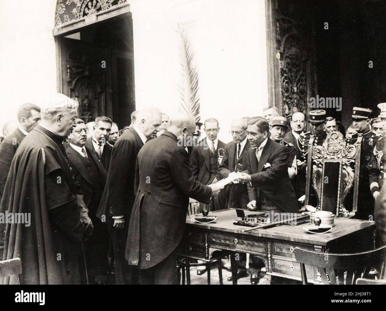 Sánchez Cerro - Constitución de 1933 Stock Photo - Alamy