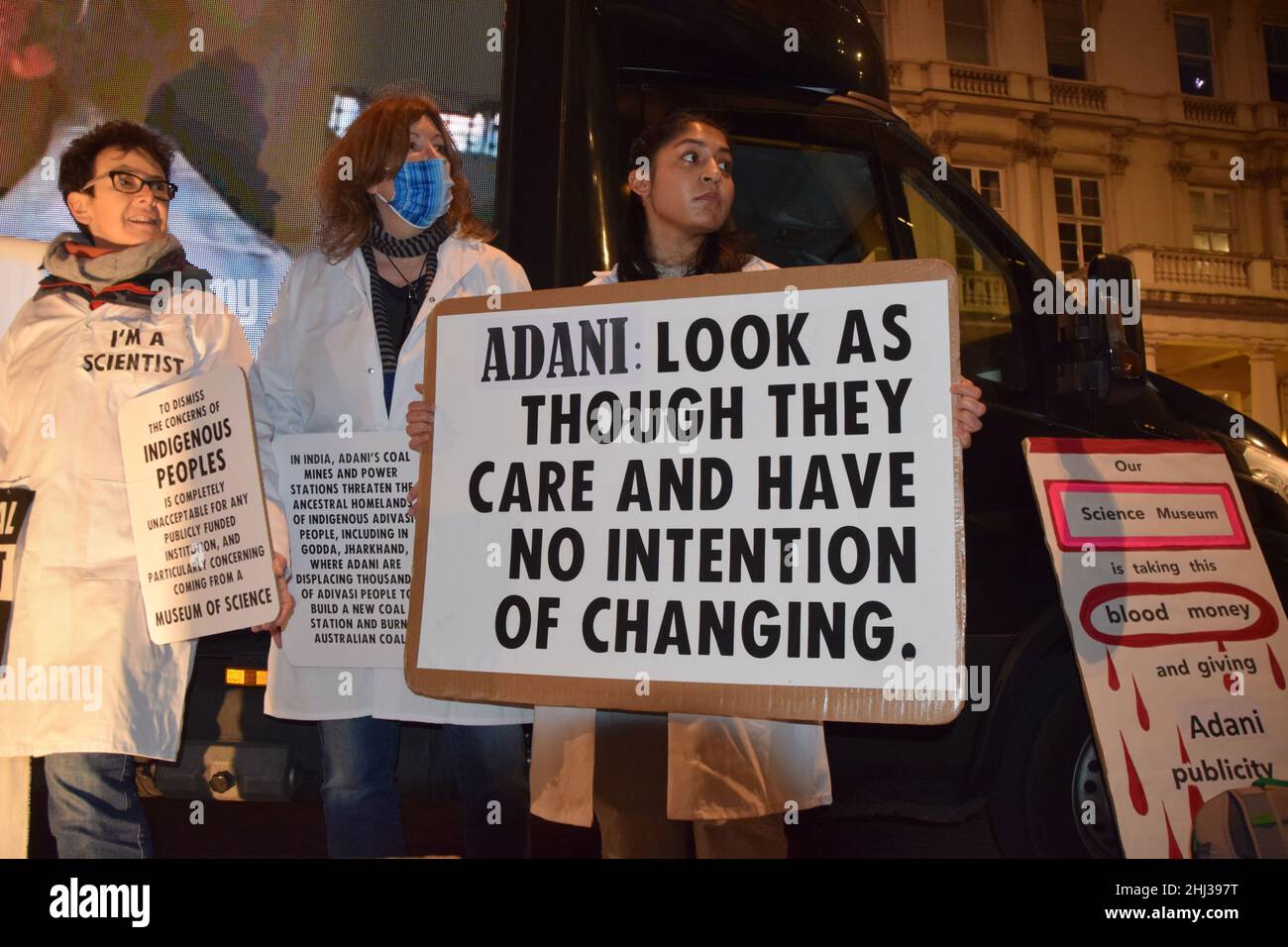 Museum protest 2022 climate hi-res stock photography and images - Alamy