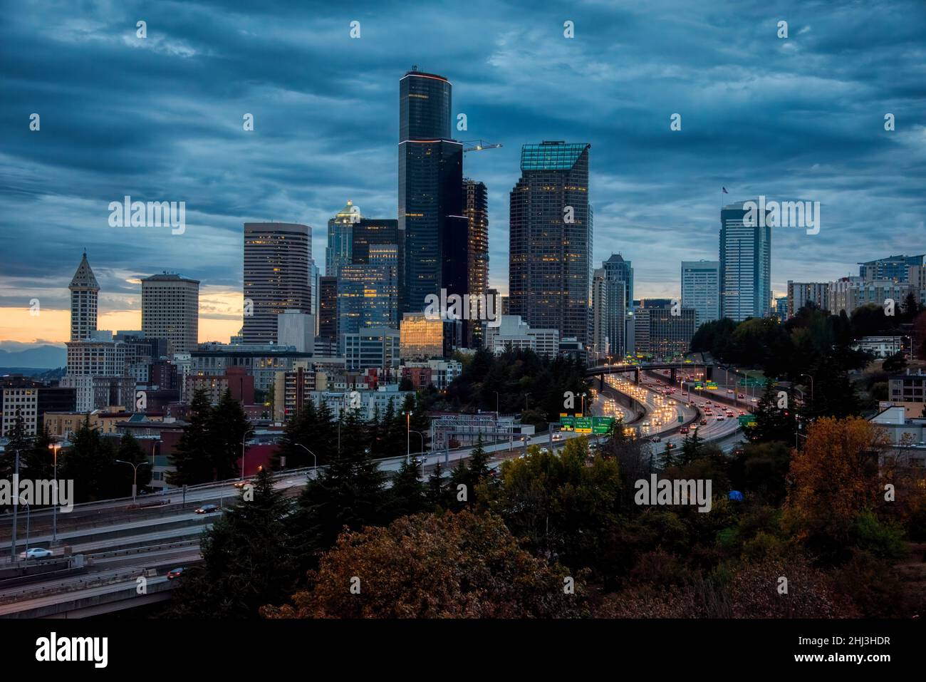 Nighttime view of seattle from the dr jose rizal bridge hi-res stock ...