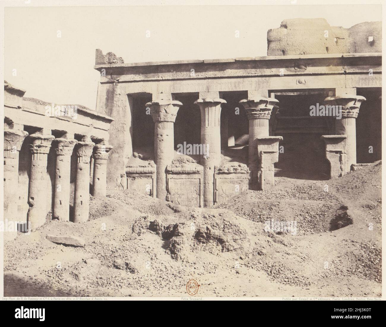 Edfou (Apollonopolis Magna), Galerie Latérale de la Cour et Pronaos ...