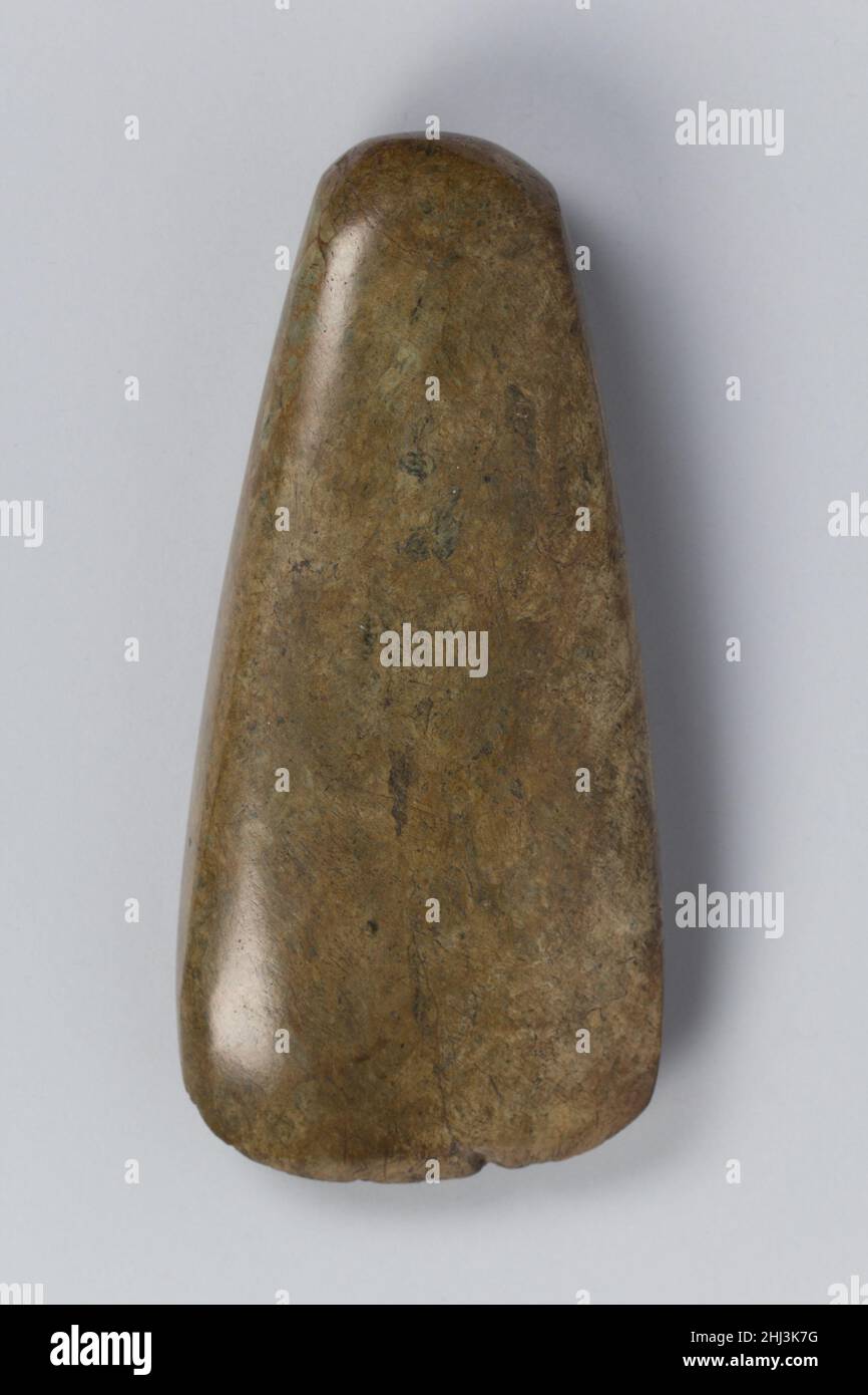 Polished Stone Axe (Masei sekifu) Japan The polished axe (masei sekifu ...