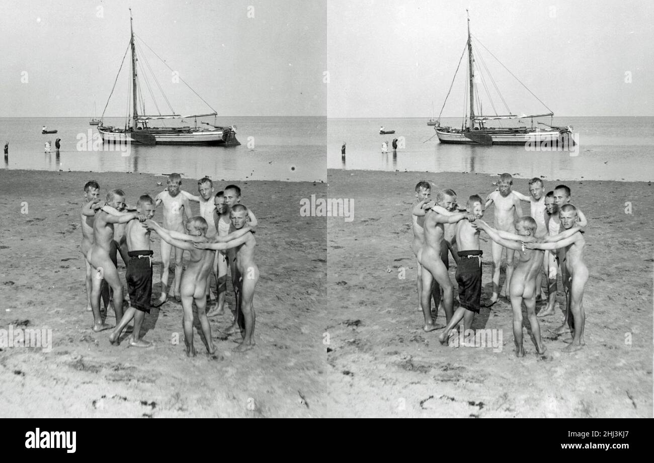 Sønderho - badende børn og evert i baggrunden, 1901-08 Stock Photo - Alamy