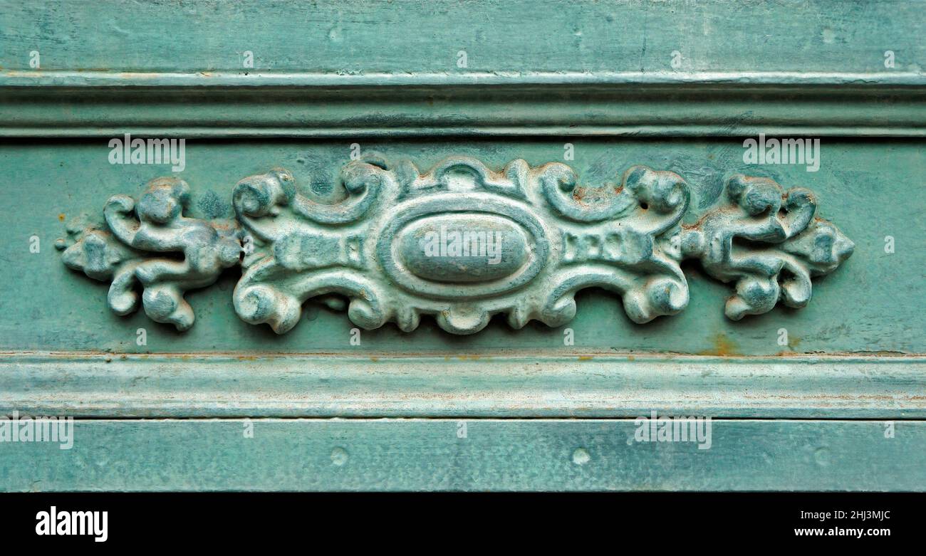 Ancient colonial gate detail Stock Photo - Alamy