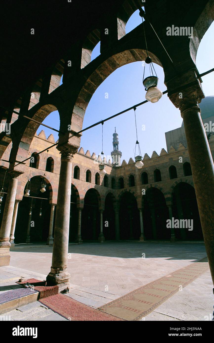 Interior al azhar mosque cairo egypt hi-res stock photography and ...
