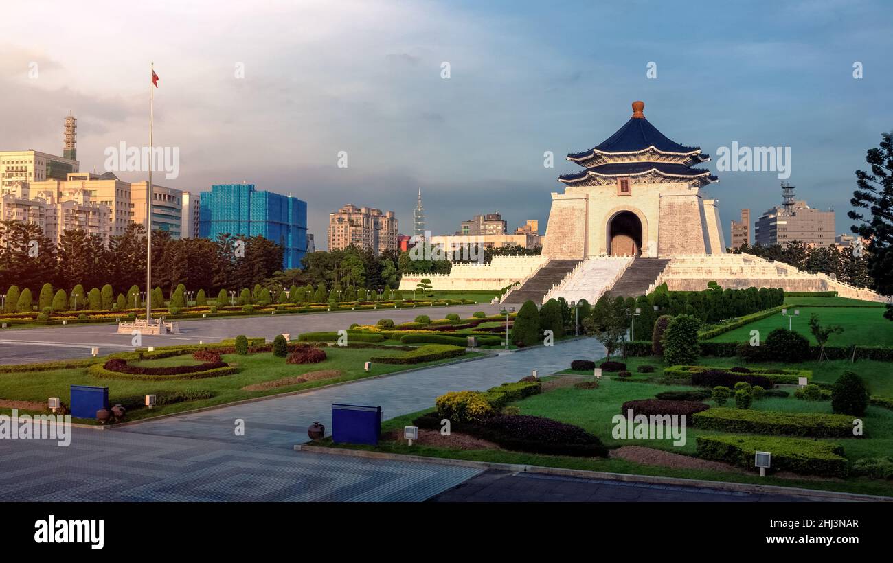 Sunset in the beautiful monument memorial hall on sunny day in Taipei ...