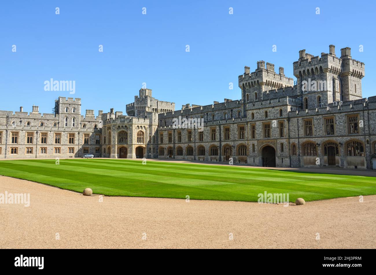 Royal residence buckingham palace hi-res stock photography and images ...