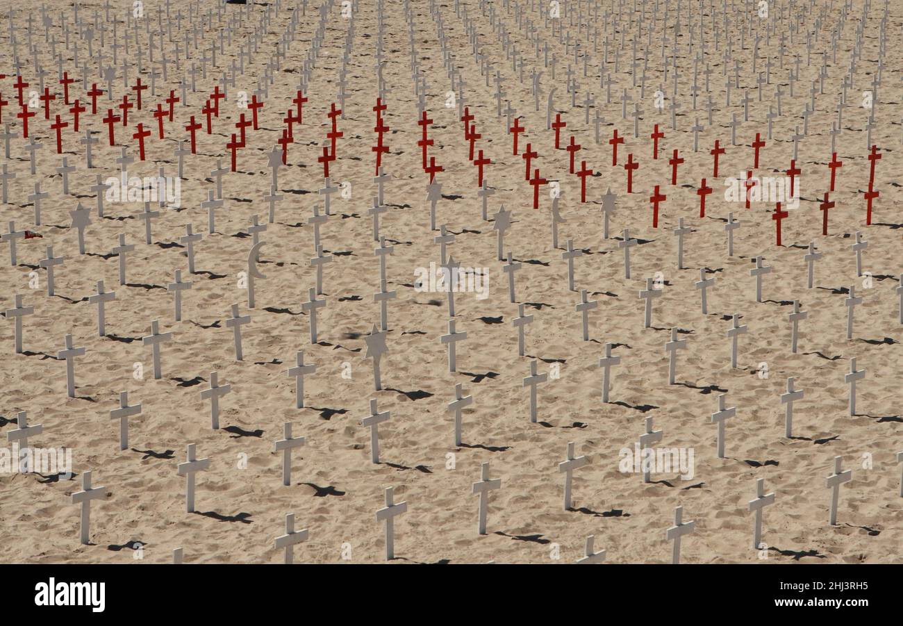 Burial on the beach respect for the dead military men and women Stock ...