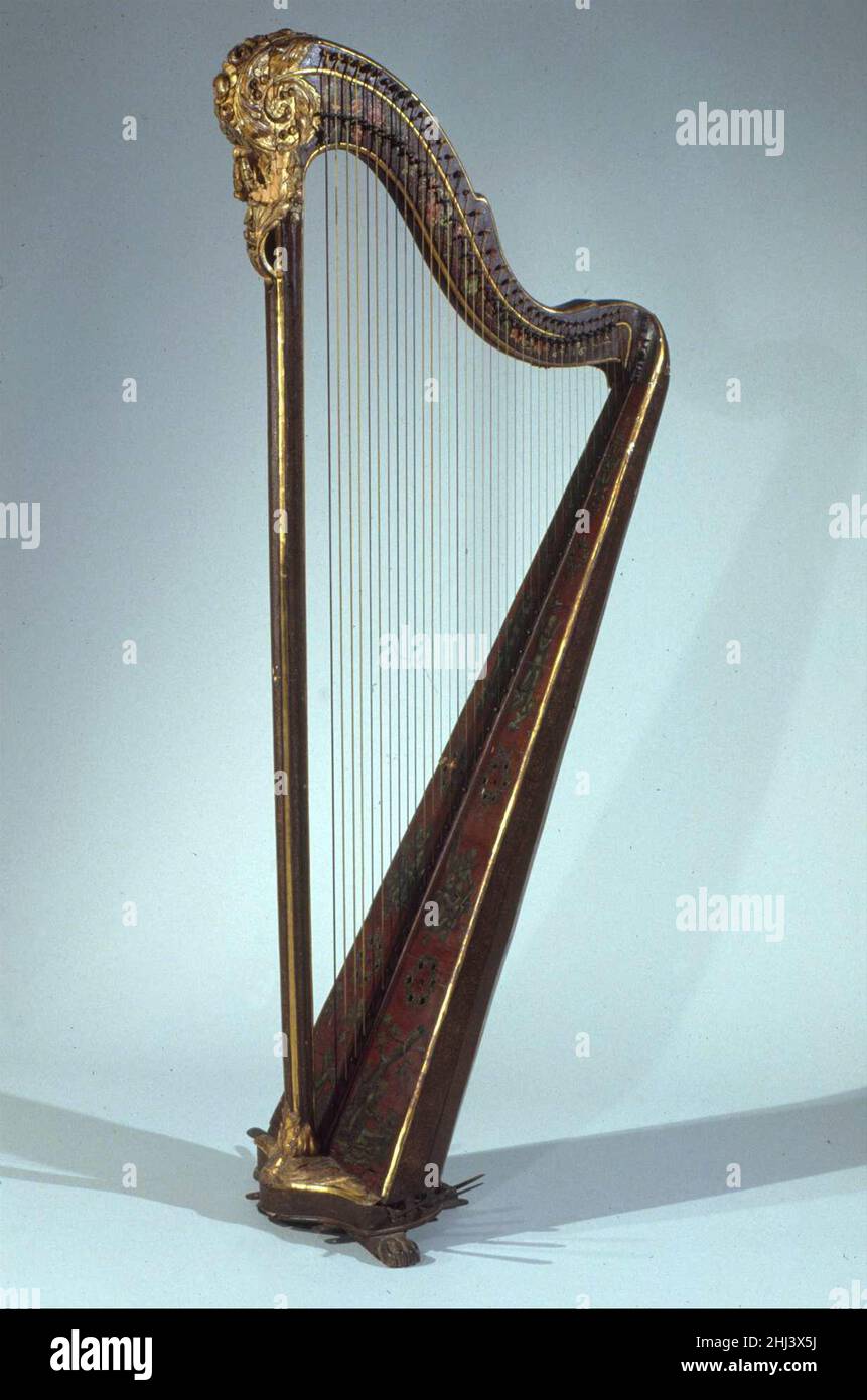 Pedal harp hi-res stock photography and images - Alamy