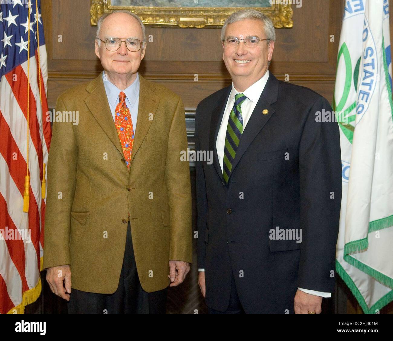 William ruckelshaus hi-res stock photography and images - Alamy