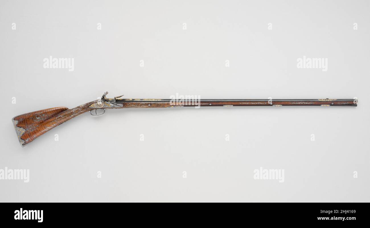 Walnut wood gun hi-res stock photography and images - Alamy