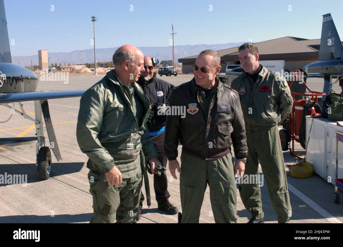 Steve Pearce talks with US Air Force (USAF) Brigadier General (BGEN ...