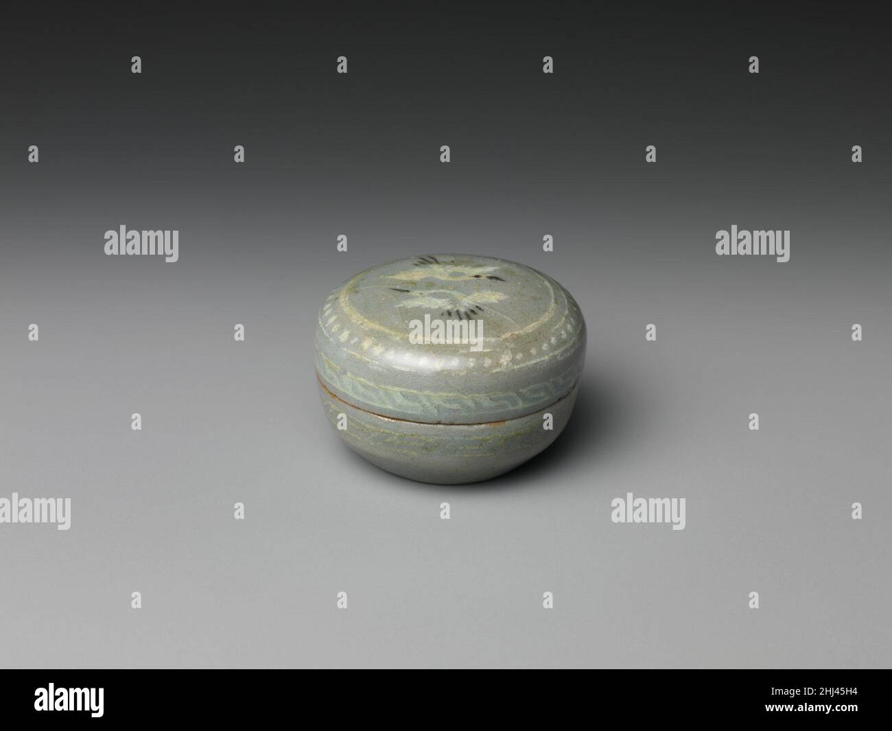 Box from set of five decorated with cranes and clouds 13th–14th century ...