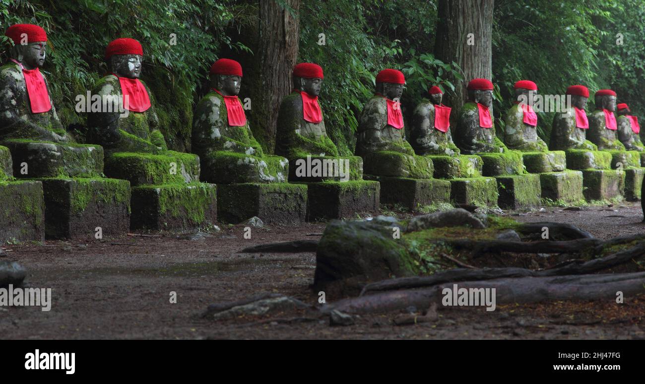 Impresive japanese landmark - aligned buddhist jizo statues in Nikko ...