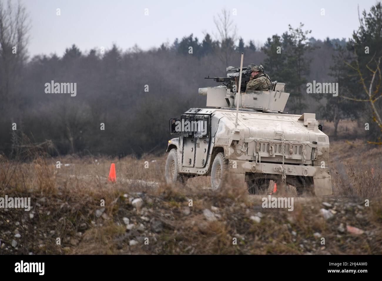Hmmwv m240 hi-res stock photography and images - Alamy