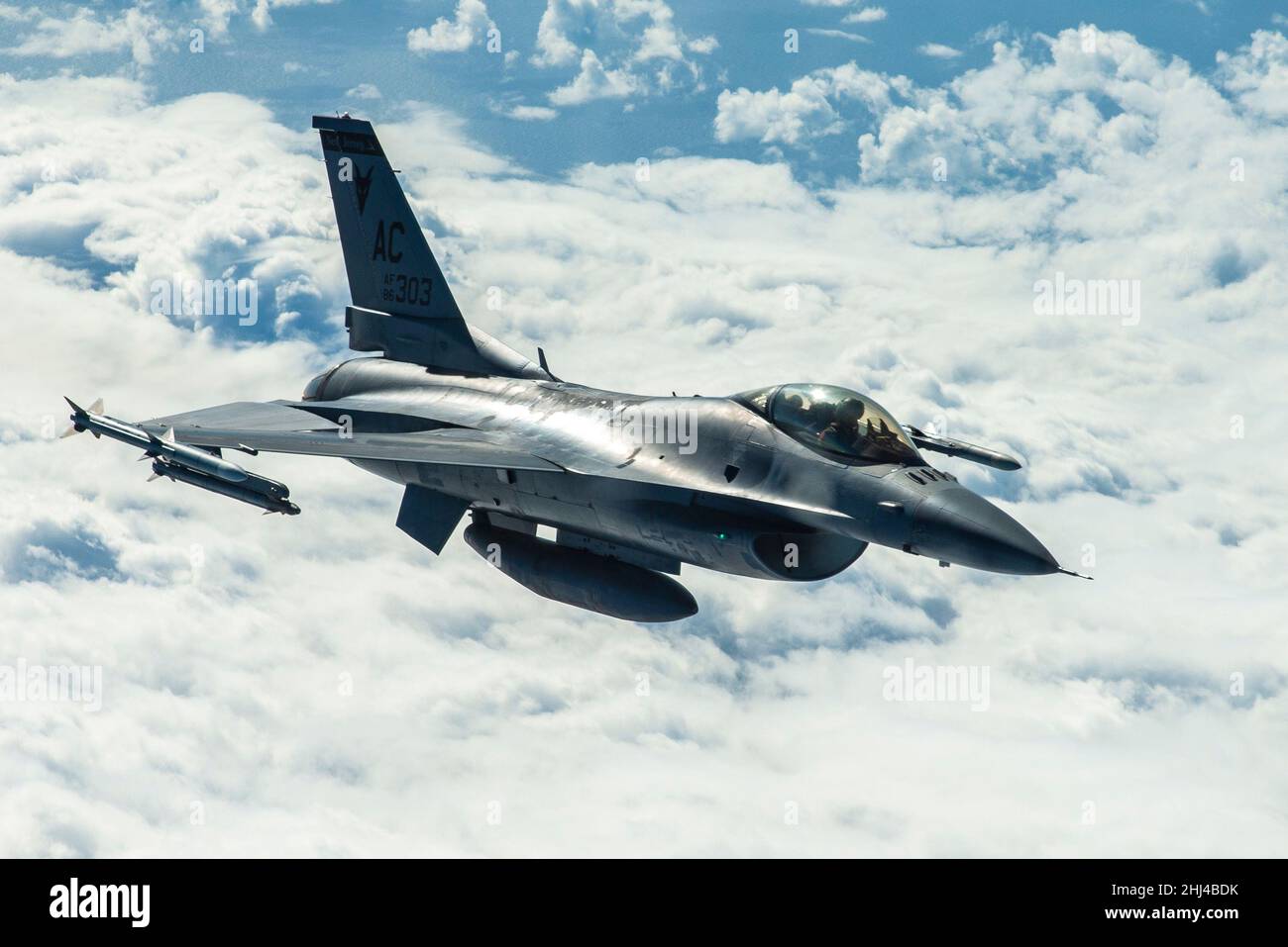 A U.S. Air Force F-16C Fighting Falcon, from the 177th Fighter Wing of ...