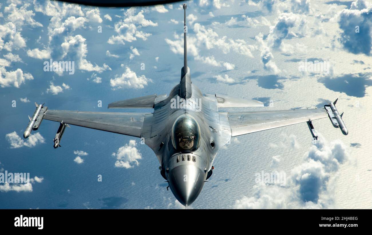 A U.S. Air Force F-16C Fighting Falcon, from the New Jersey Air ...