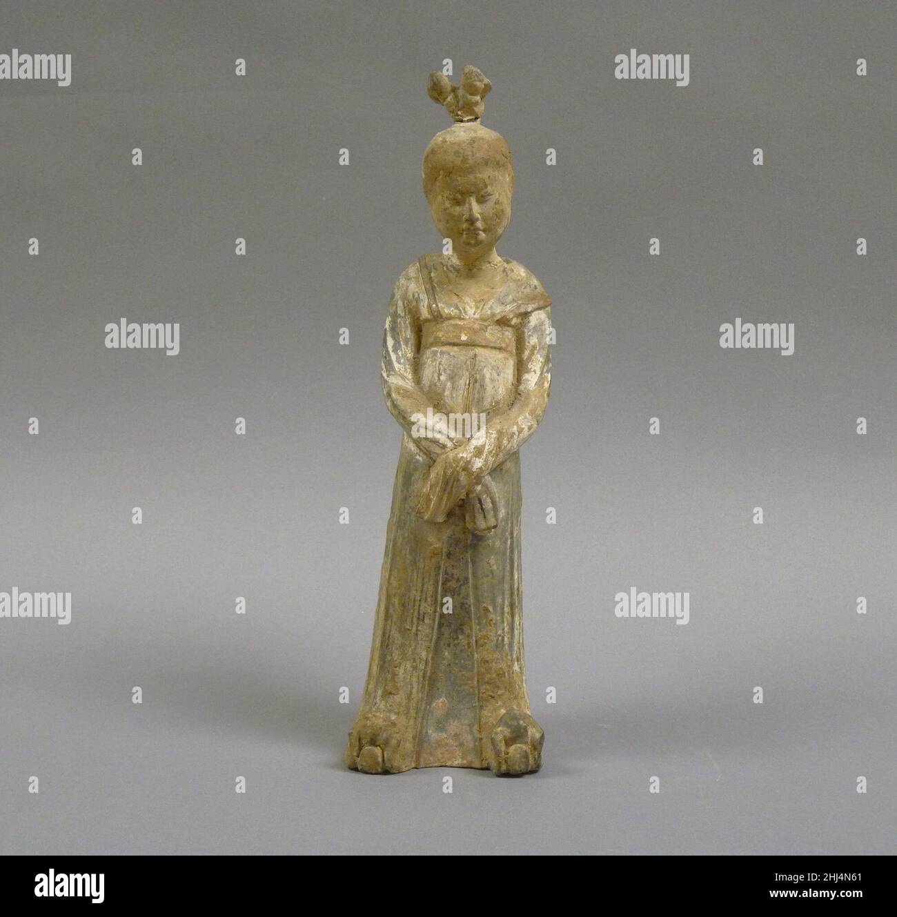 China pottery figure hi-res stock photography and images - Alamy
