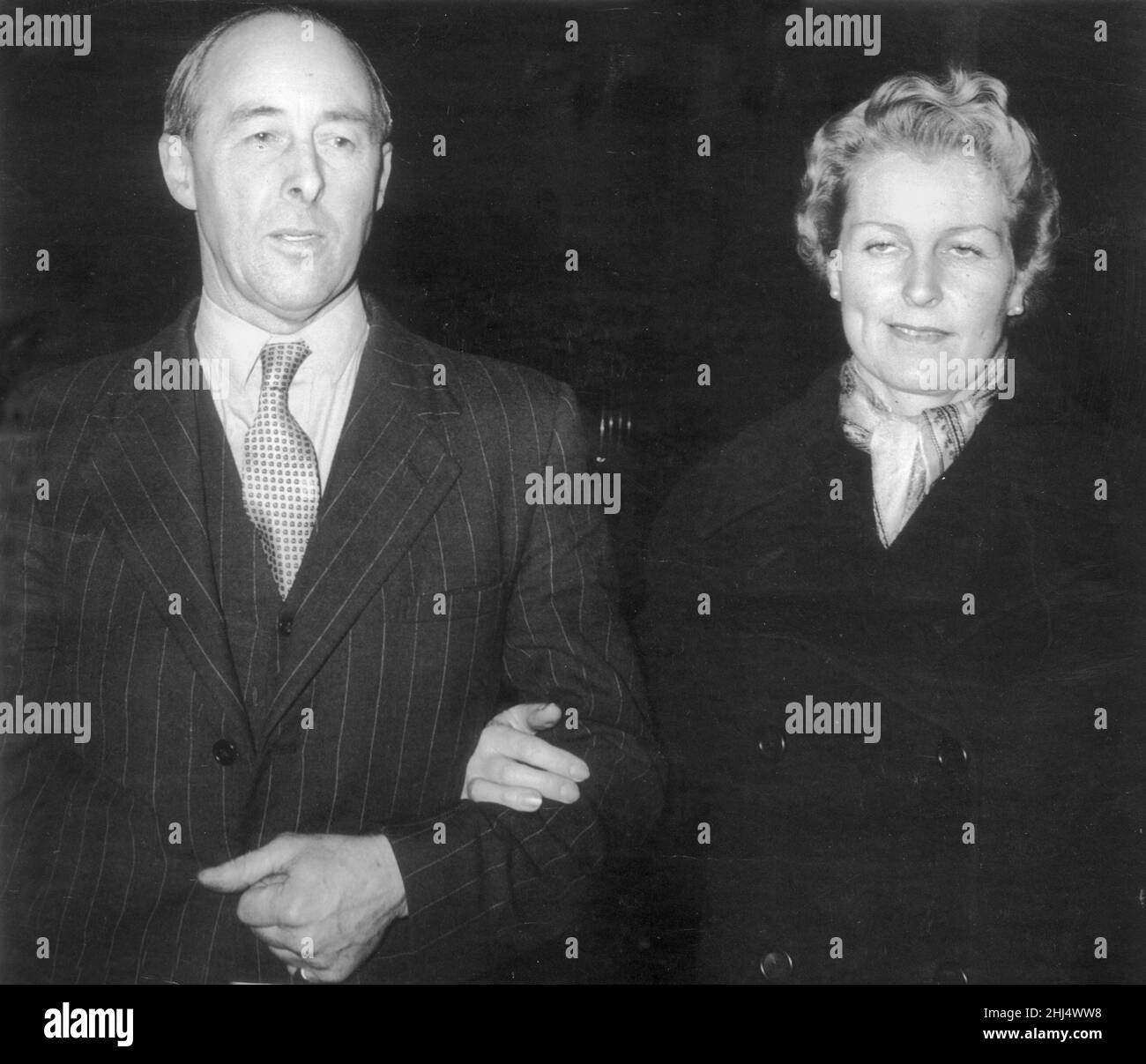 Air Vice Marshall Donald Bennett with his wife Ly at the law courts in ...