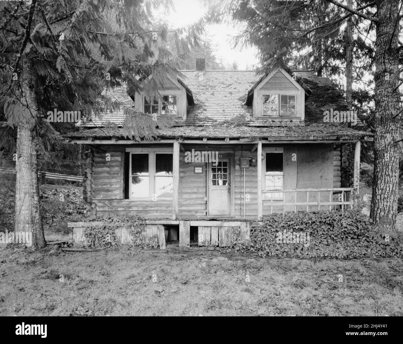 Storm king ranger station hi-res stock photography and images - Alamy