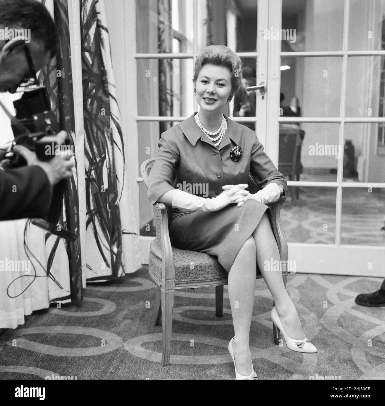 Mitzi gaynor 1950s hi-res stock photography and images - Alamy