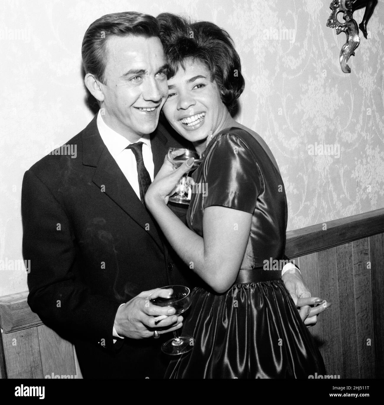 Shirley Bassey, the dynamic singer from Tiger Bay, is to marry film ...