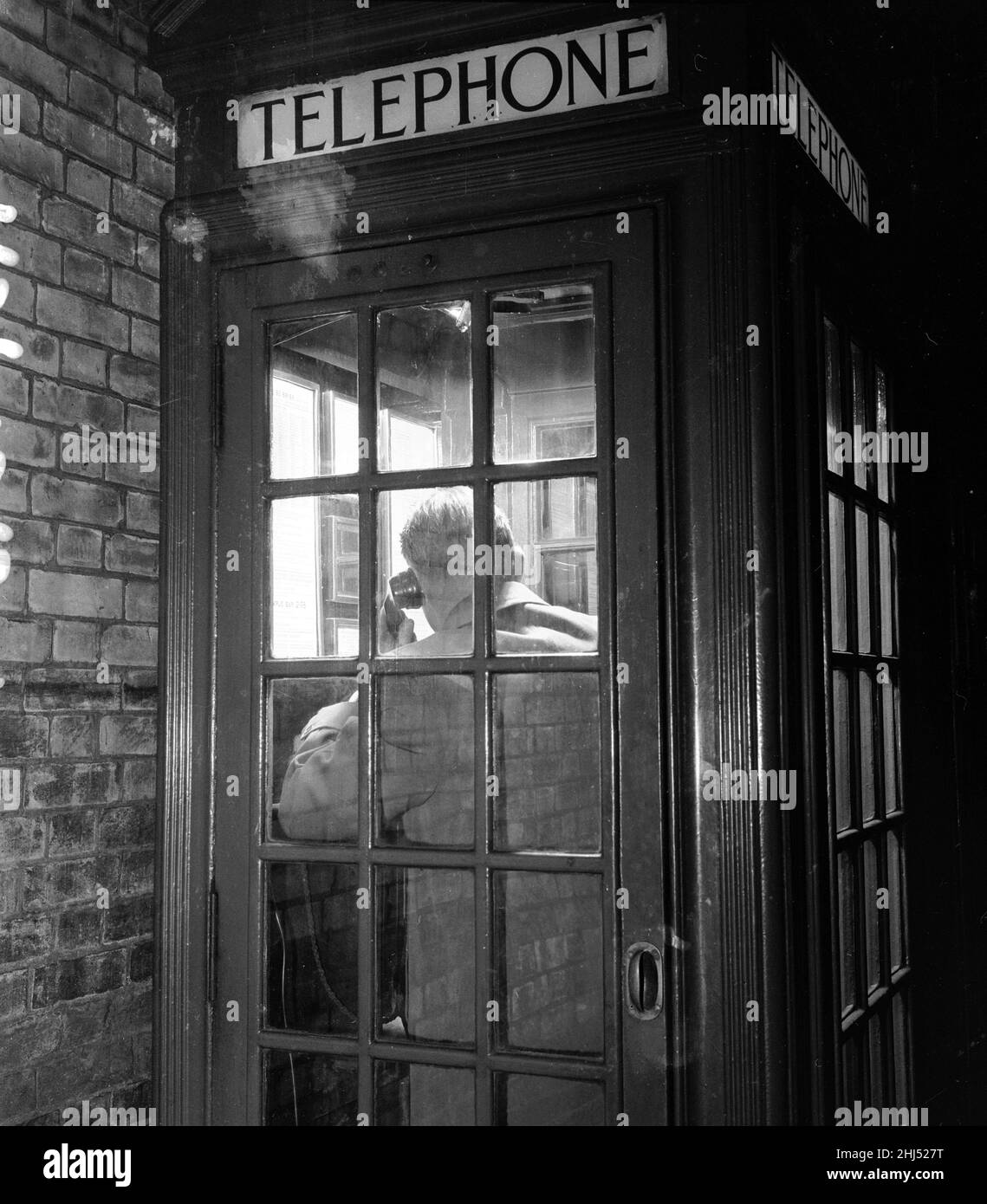 1950s telephone box hi-res stock photography and images - Alamy