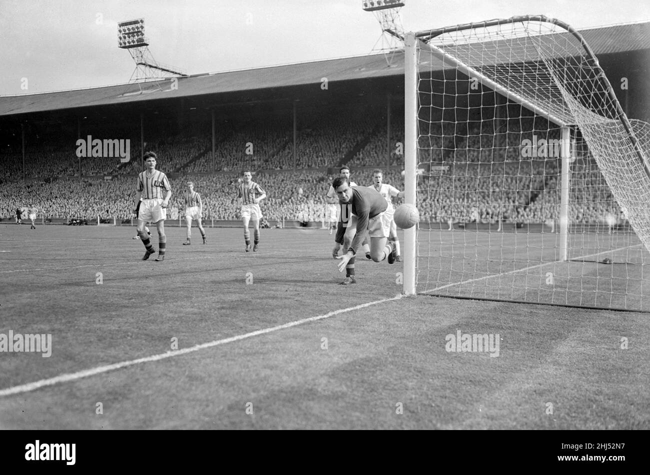Aston Villa 2-1 Manchester United, FA Cup Final 1957, Wembley Stadium ...