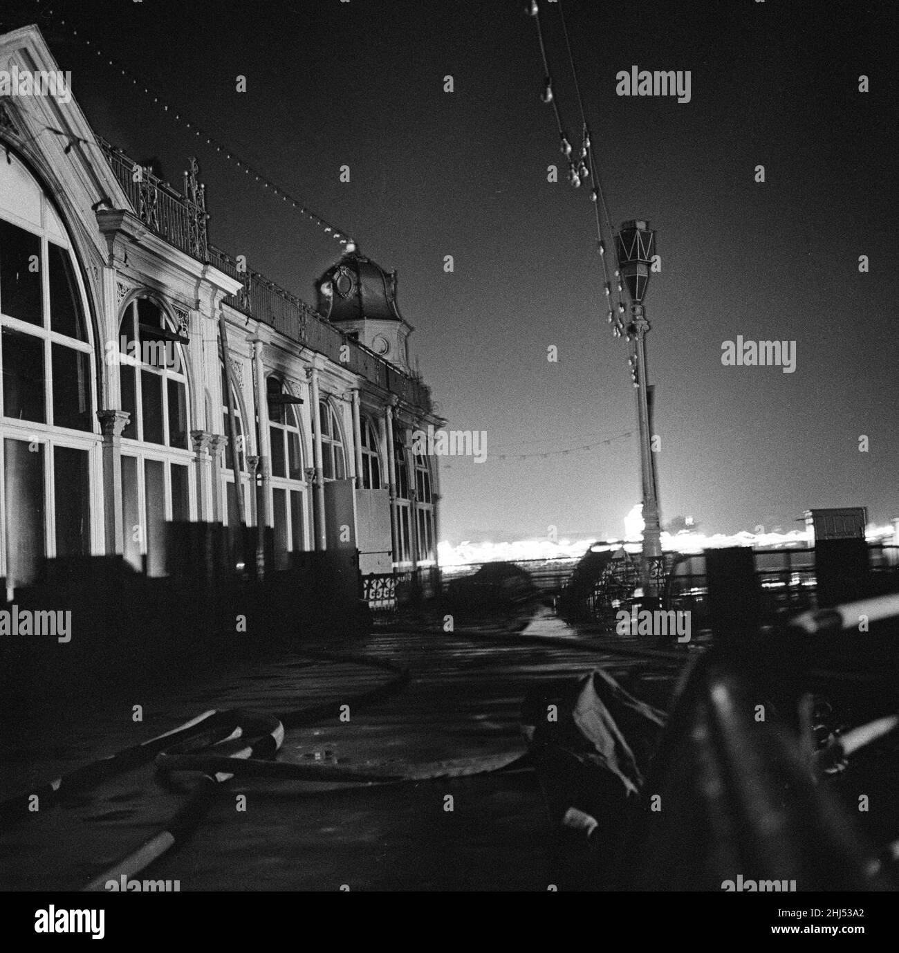 Southend pier fire hi-res stock photography and images - Alamy