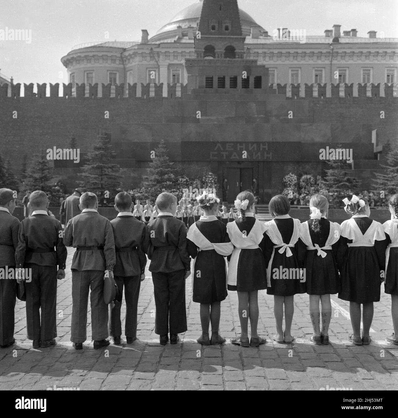 Children line Red Square in Moscow to mark the anniversary of Lenin's ...