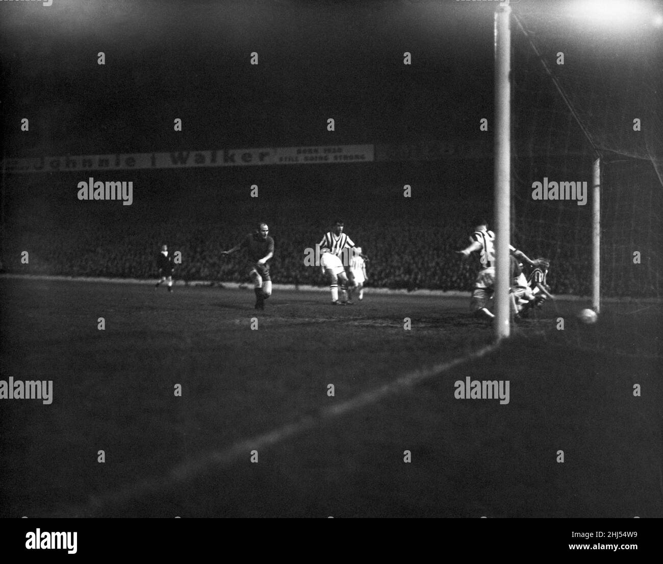 1950s football floodlights hi-res stock photography and images - Alamy